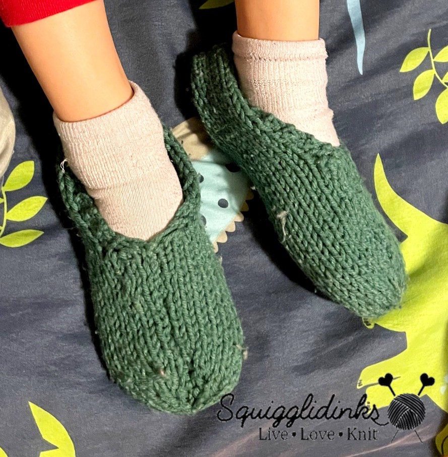 Simple, Easy Slippers – Squigglidinks